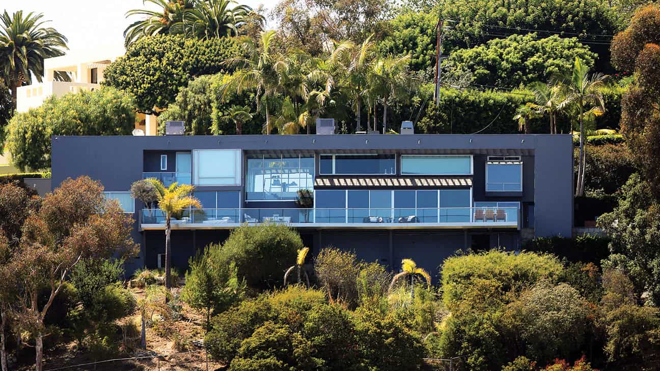 Dark Stories From Matthew Perry’s Personal Life