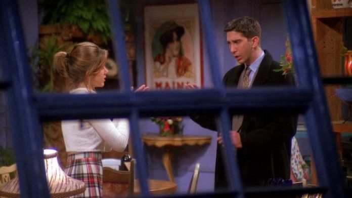 20 Mistakes In FRIENDS You Notice While Watching The 2nd Time