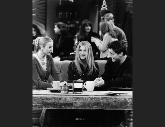 30 Unseen Backstage Pics From FRIENDS