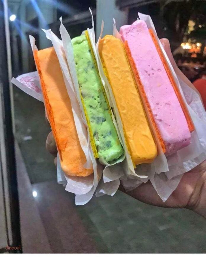 30 Famous Street Food In Mumbai & Where To Find Them