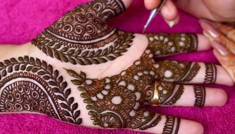 30 Easy & Simple Mehendi Designs That You Can Try At Home