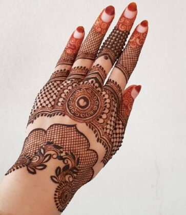 30 Easy & Simple Mehendi Designs That You Can Try At Home