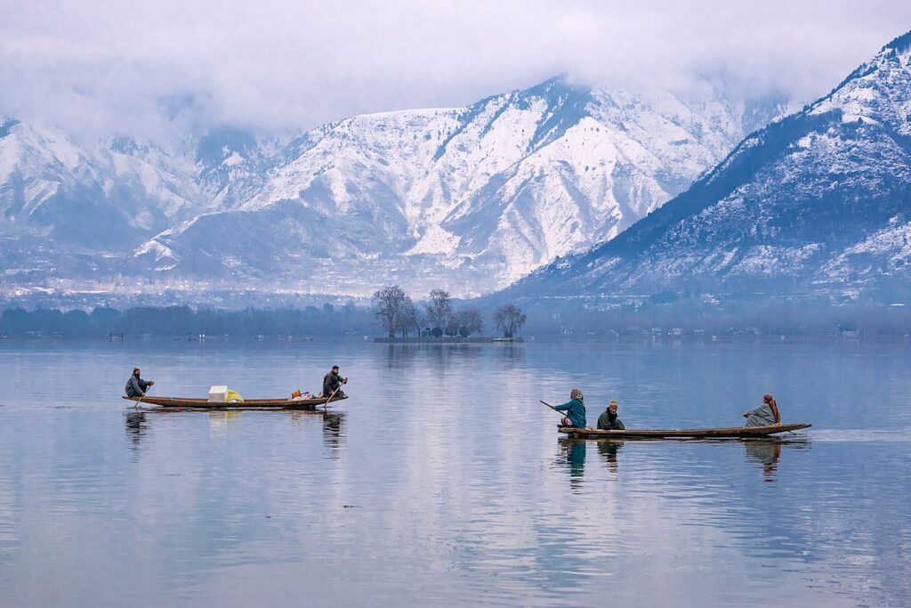 10 Famous Lakes In Kashmir That Will Leave You Mesmerized