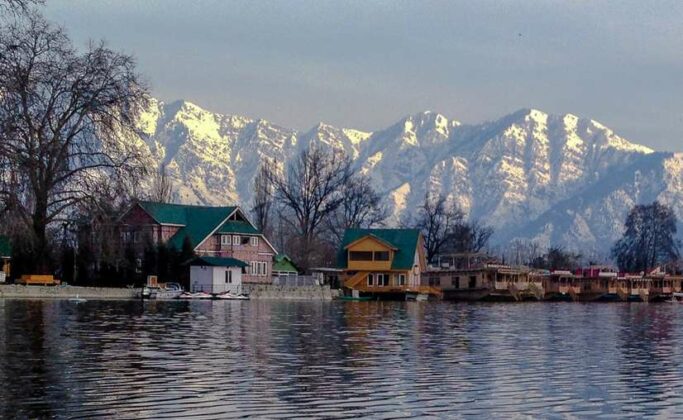 10 Famous Lakes In Kashmir That Will Leave You Mesmerized