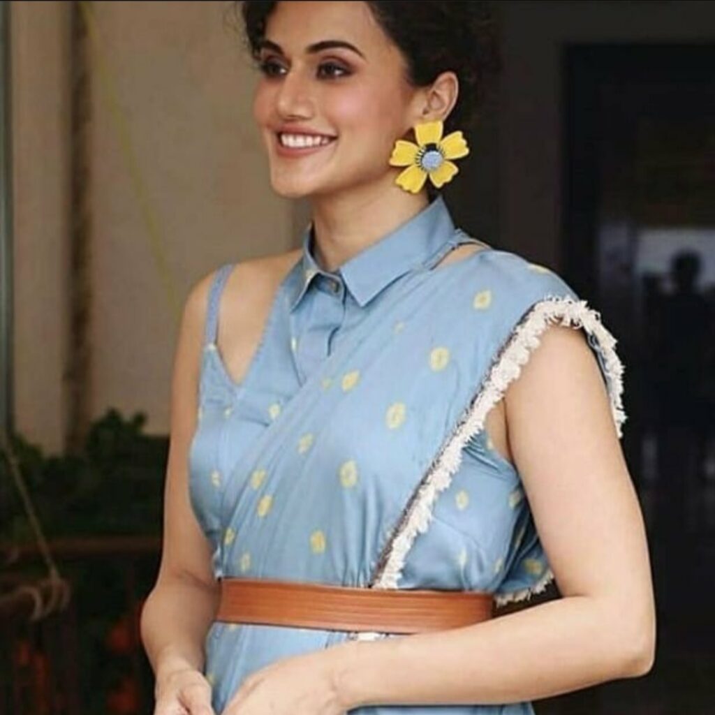 30 Latest Blouse Designs For Modern Ladies To Flaunt