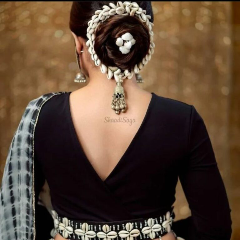 30 Latest Blouse Designs For Modern Ladies To Flaunt