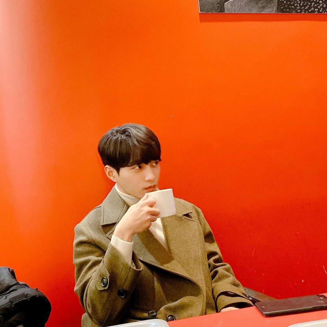 30 Deadly Photo Poses For Men To Try On Instagram