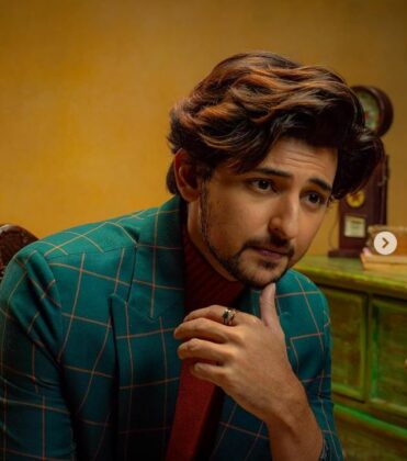 Darshan Raval Facts Like Height, Girlfriend, Age & Secrets