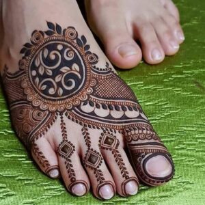 25+ Leg Mehndi Design to turn the head for a Stunning look