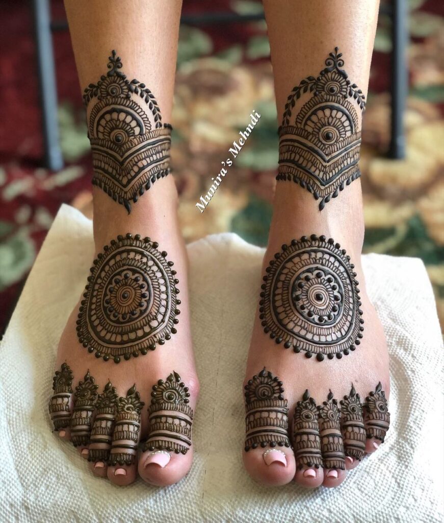 25+ Leg Mehndi Design to turn the head for a Stunning look